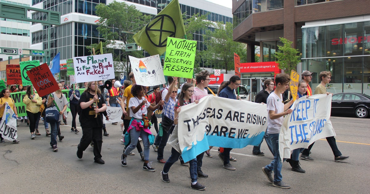 Student Groups Tussle At Climate Justice Rally In Edmonton | HuffPost News