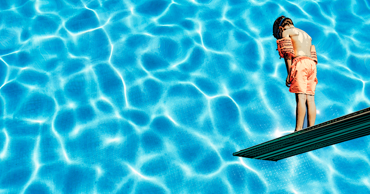 This Little Boy Overcoming His Fear Of Diving Should Be An Inspiration ...