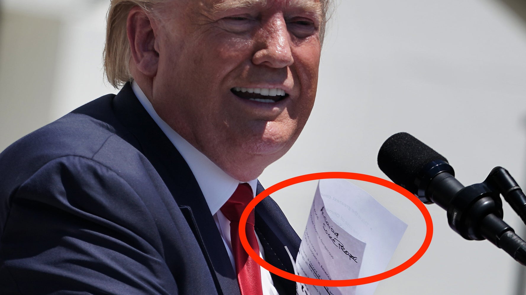 ‘Really Good Speller’ Trump’s Handwritten Note Shows Embarrassing ...