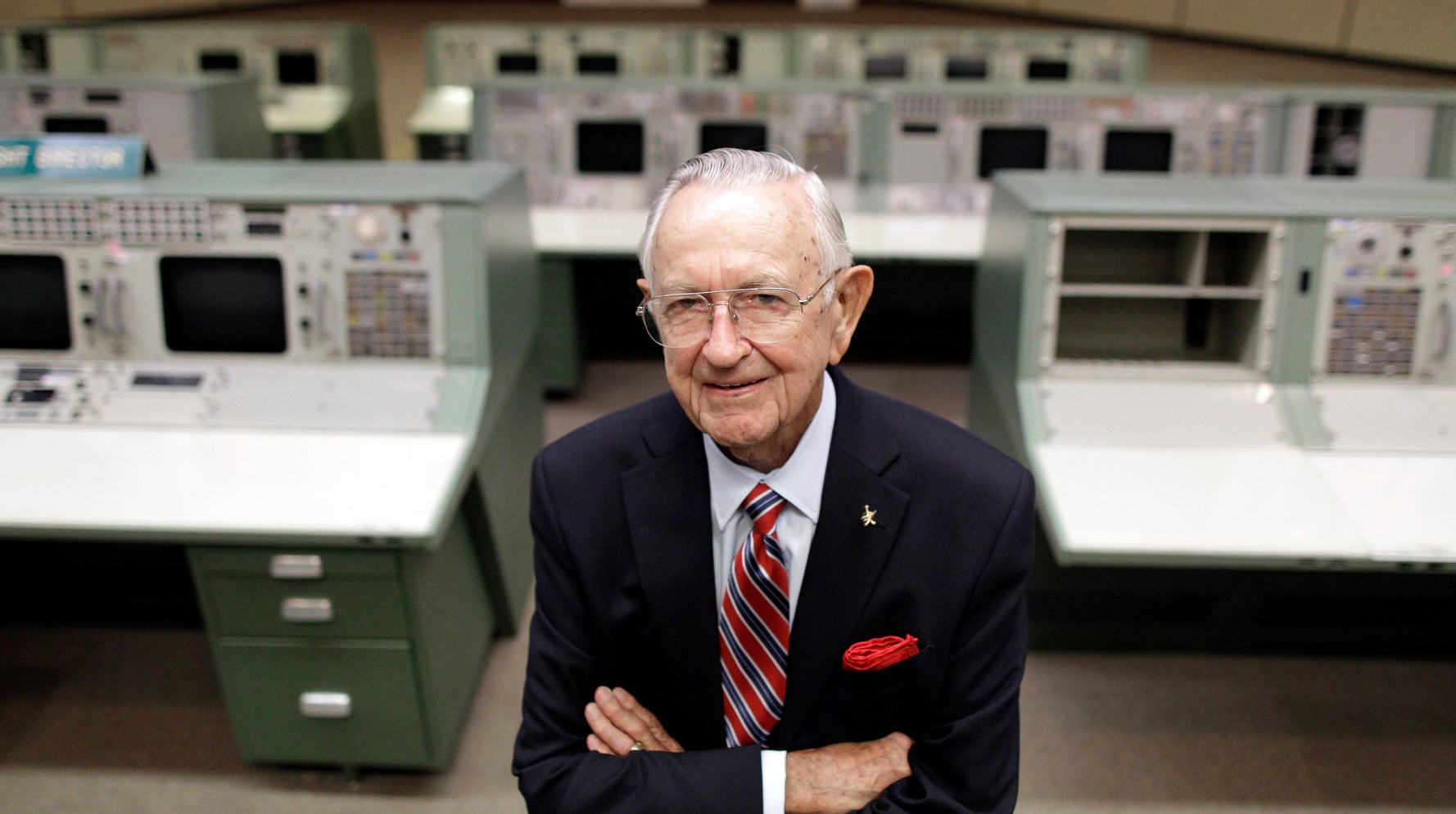 Chris Kraft, NASA’s First Flight Director, Dead At 95 | HuffPost Latest ...