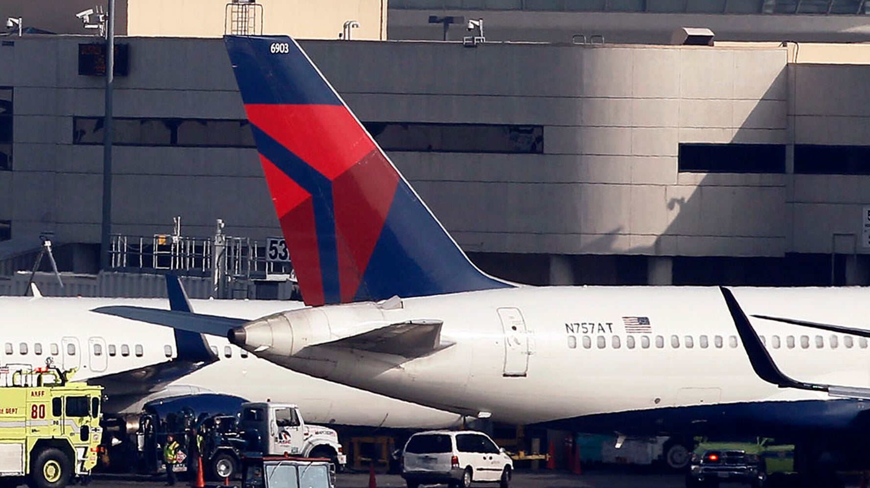 Delta Pilot Arrested And Removed From Flight On Suspicion Of