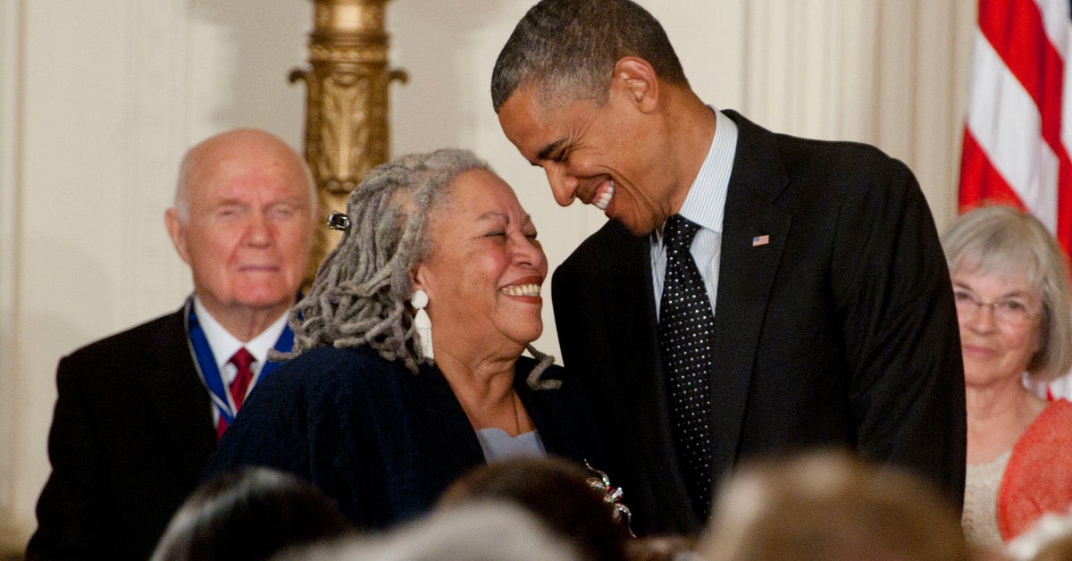 Former President Barack Obama Remembers Toni Morrison | HuffPost Latest ...