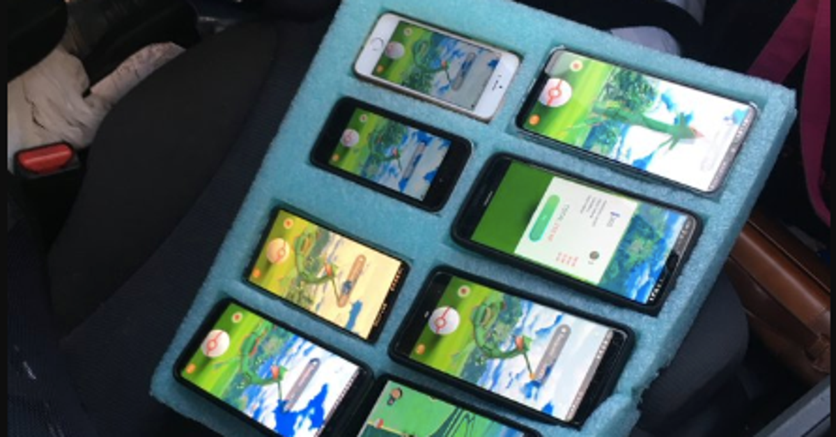 Police Catch Parked Motorist Playing Pokemon Go On 8 Different Phones ...