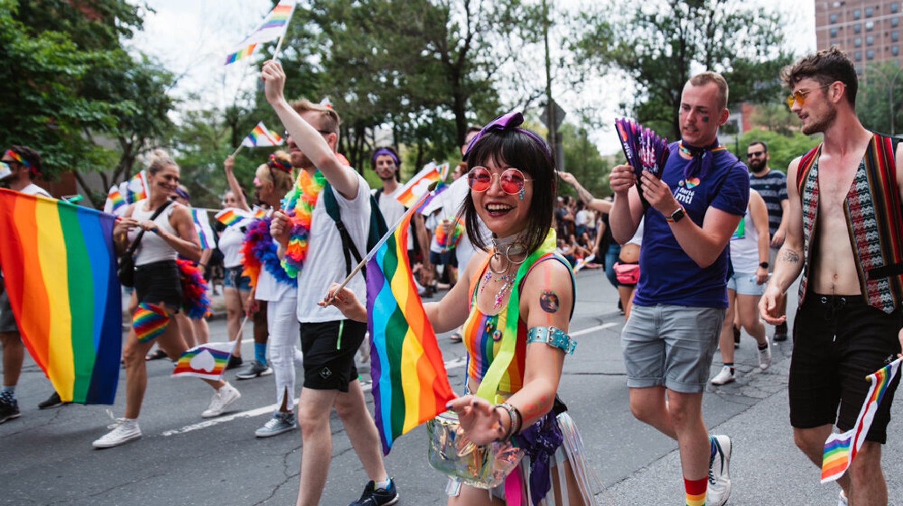 Les meilleures photos du défilé de la Fierté 2019 | HuffPost Vivre