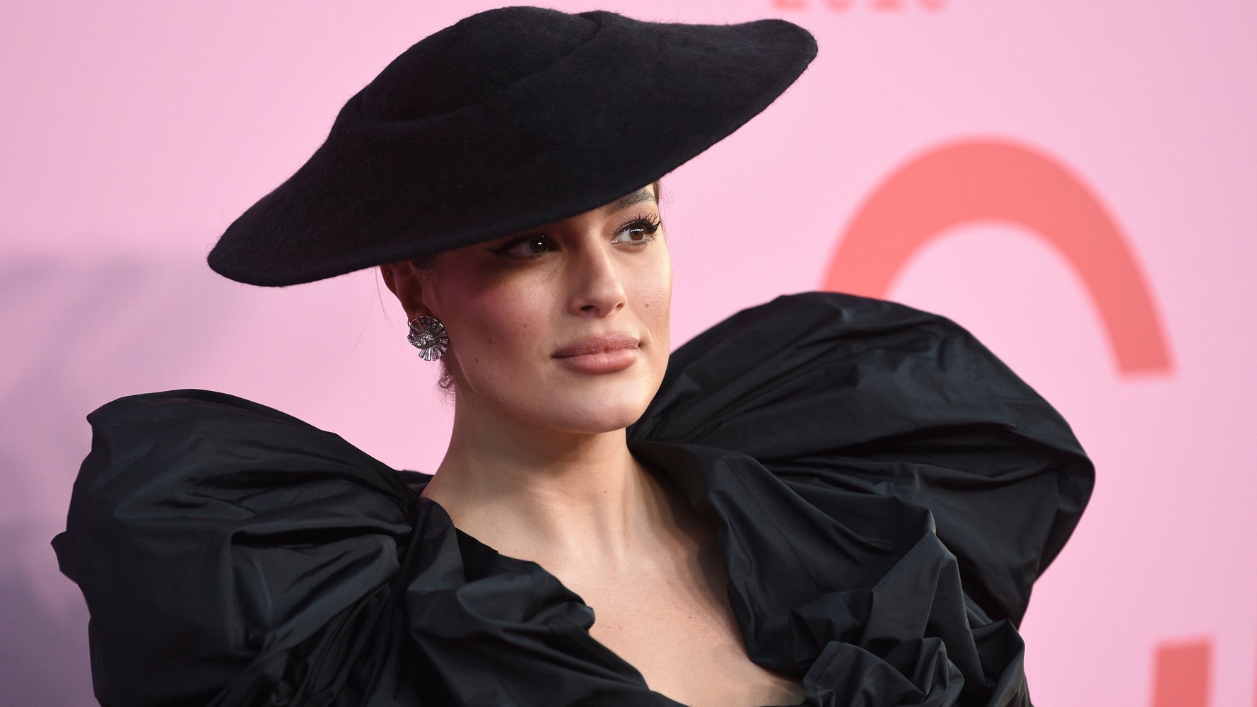 Pregnant Ashley Graham Shows Off Stretch Marks On Instagram Huffpost