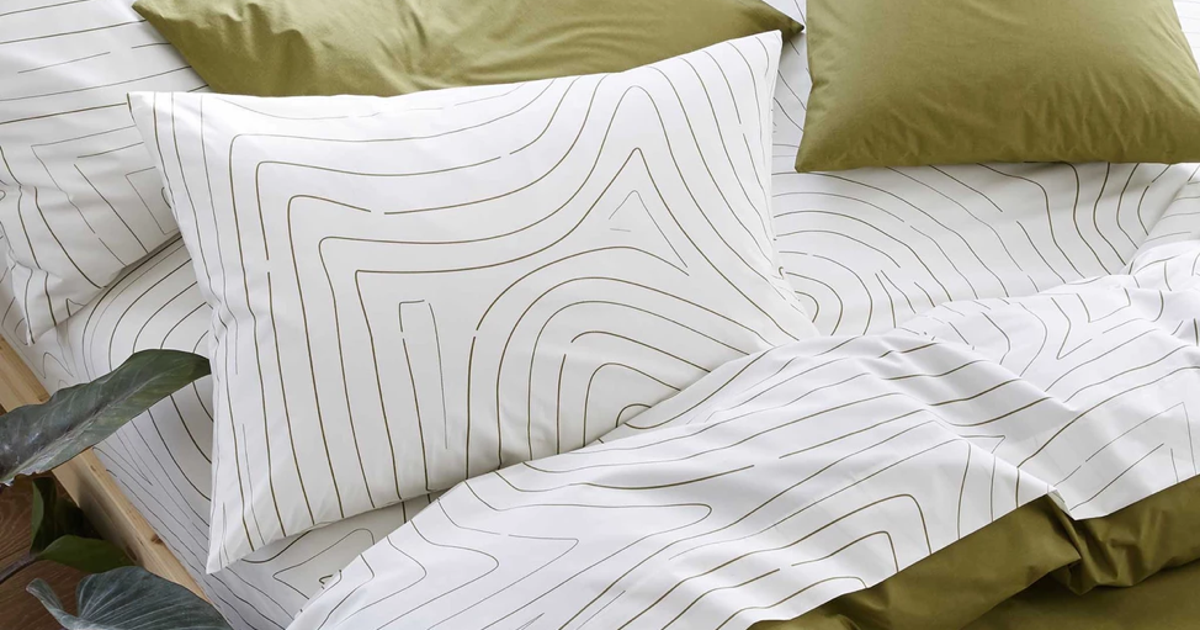 How To Spot A Good Set Of Sheets, According To Bedding Experts ...