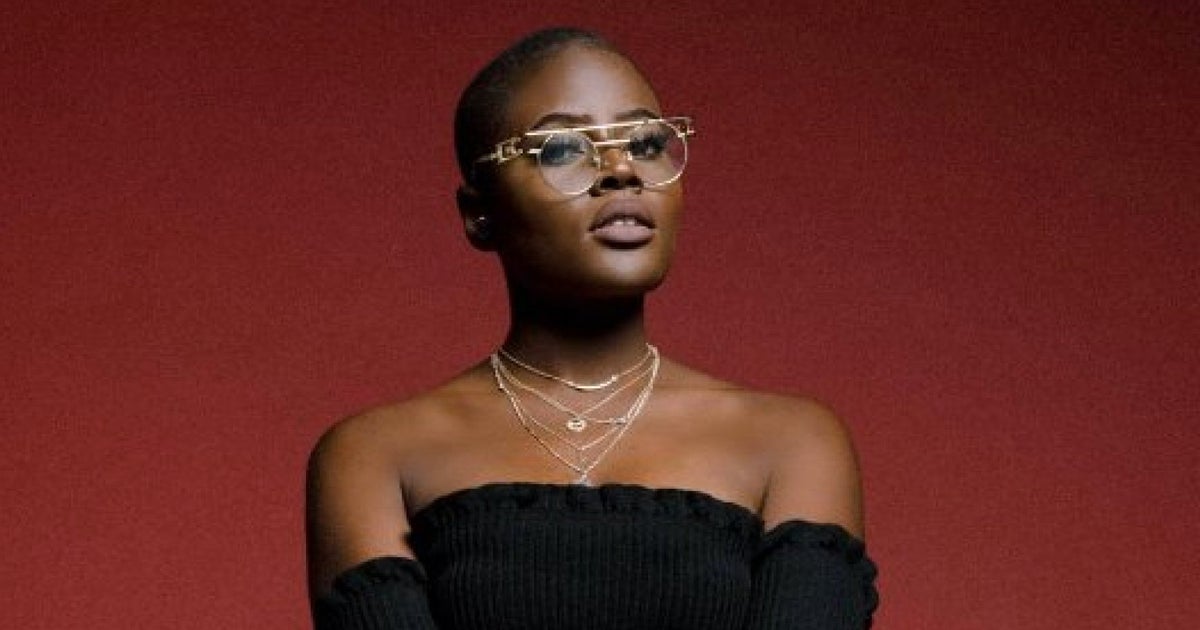 Blogger Breeny Rose Lee Shaves Her Head To Find 'Peace' With Herself ...