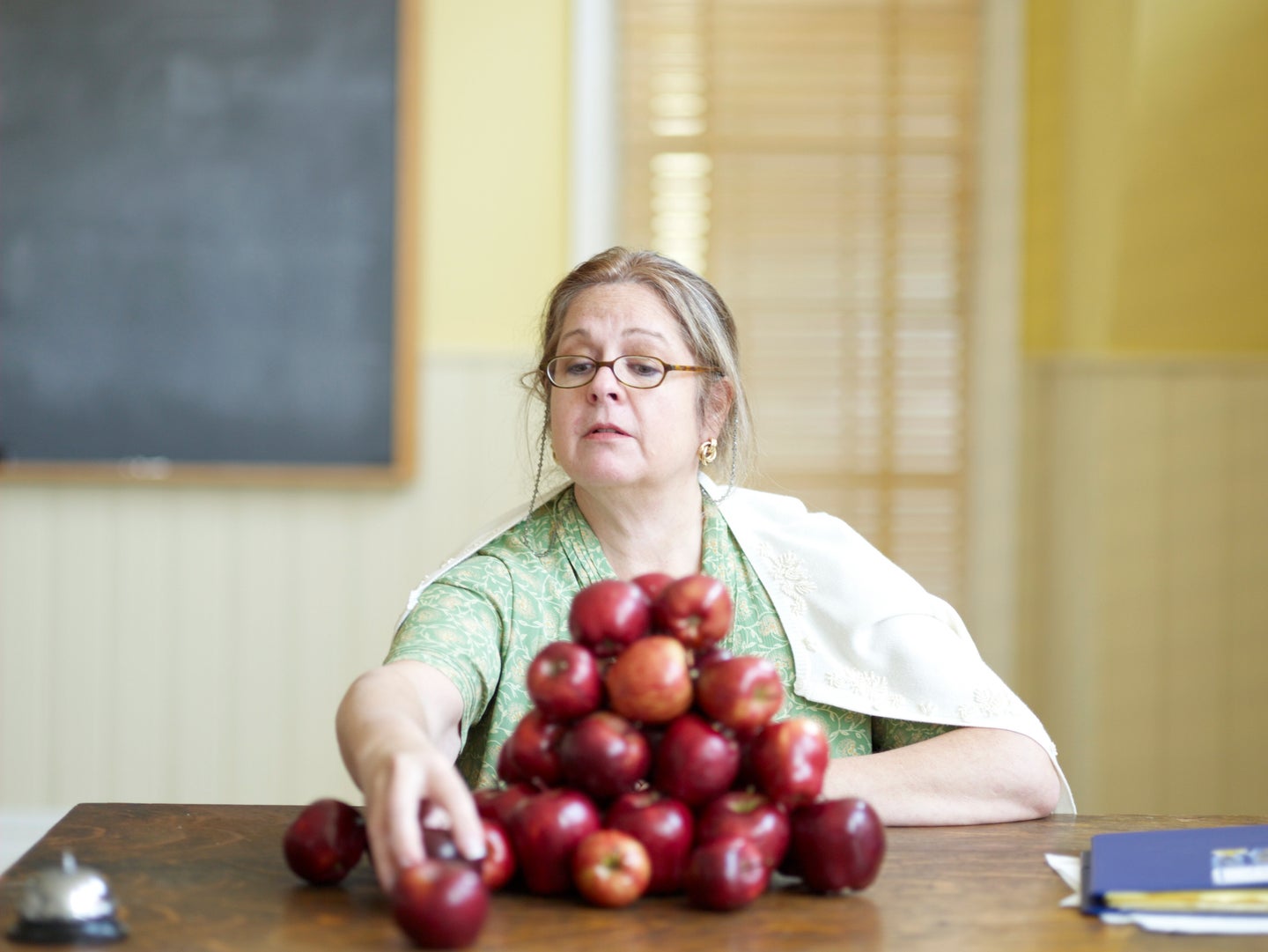 Why Do Teachers Get Apples? A Back-To-School Tradition, Explained ...