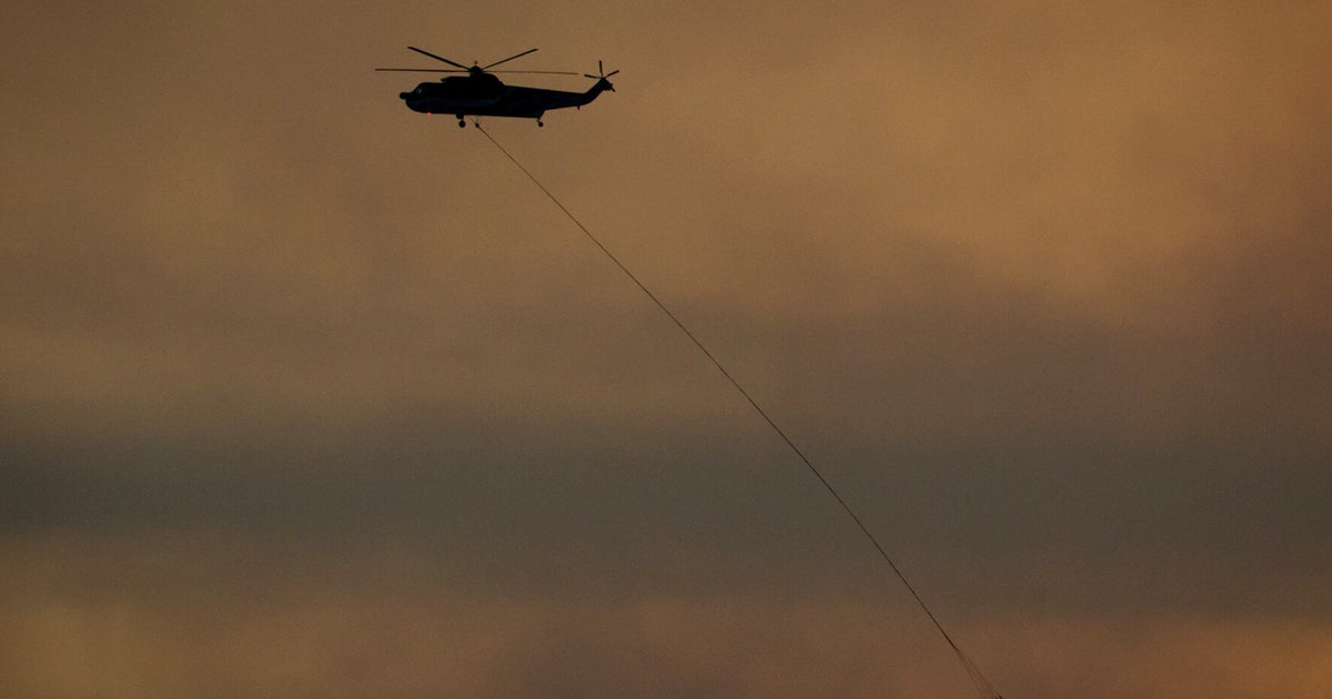 Ανεξέλεγκτη η πυρκαγιά στον Καναδά. Καίει περιοχή μεγαλύτερη από τη Νέα ...