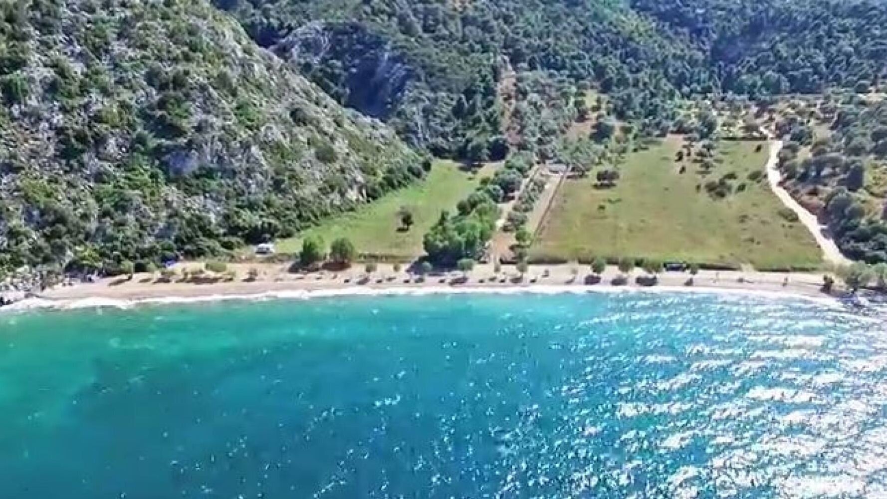 Γνωρίζατε ότι αυτές οι παραλίες βρίσκονται στην Αττική, περίπου 1 ώρα ...