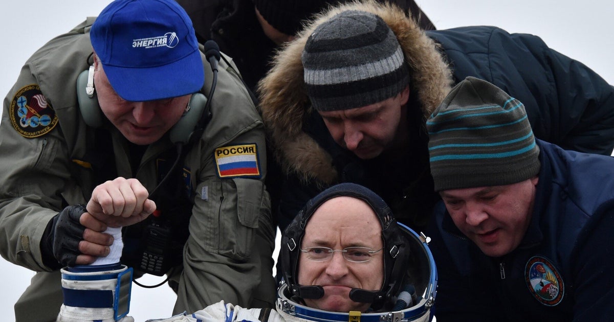 Ο αστροναύτης Scott Kelly επί ένα χρόνο φωτογράφιζε τη Γη από το ...