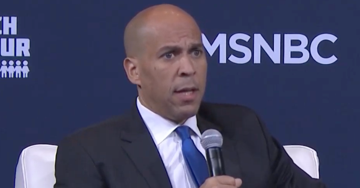Cory Booker Calls Out Beto Orourkes Late Support For Gun Licensing