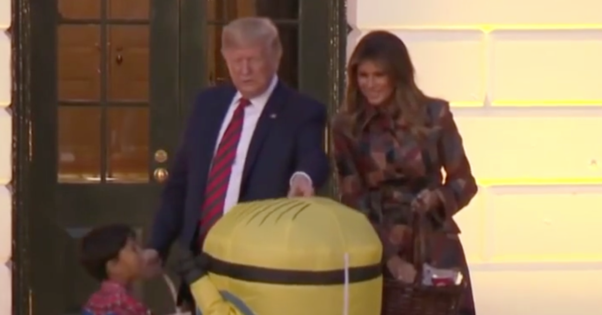 Trump Hands Out Halloween Candy To A Minion And It's... Awkward ...