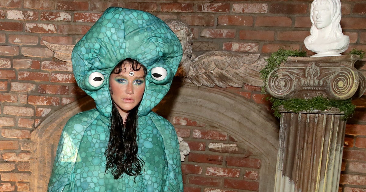 These Celebrity Outfits Are So Outrageous, It's Spooky | HuffPost Life