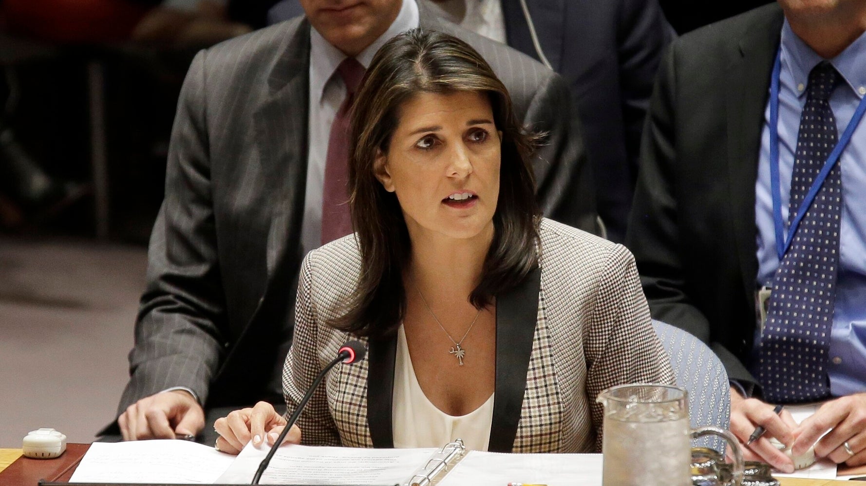 Nikki Haley: White House Aides Asked Me To Undermine Trump To 'Save The ...