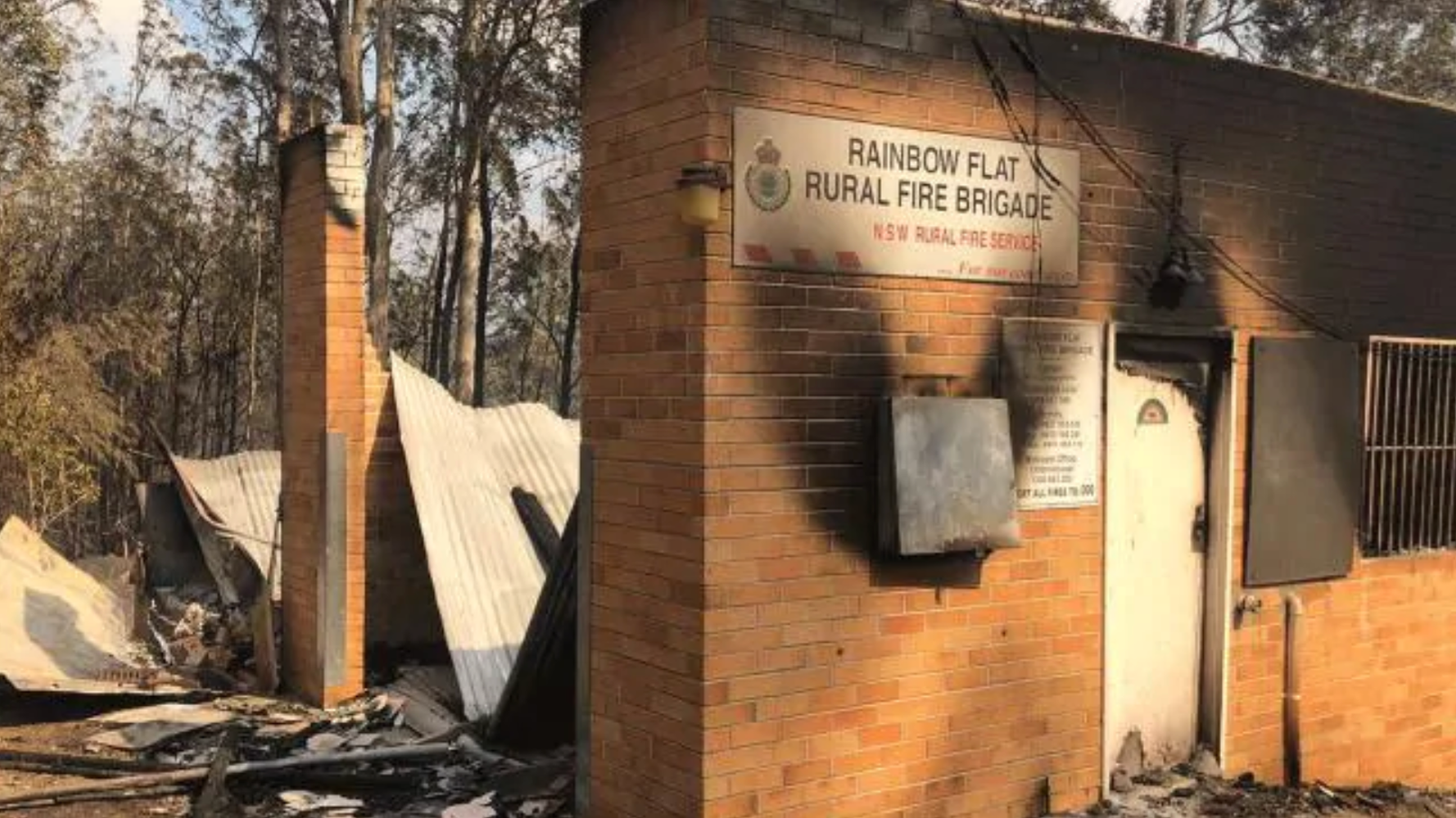 Devastating NSW Bushfires Image Reveals Firefighters' Remarkable ...