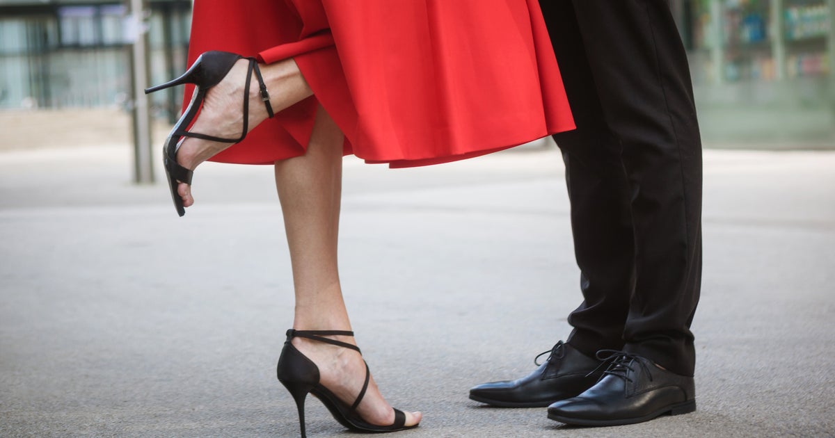 What To Wear On A First Date, According To Science | HuffPost Life