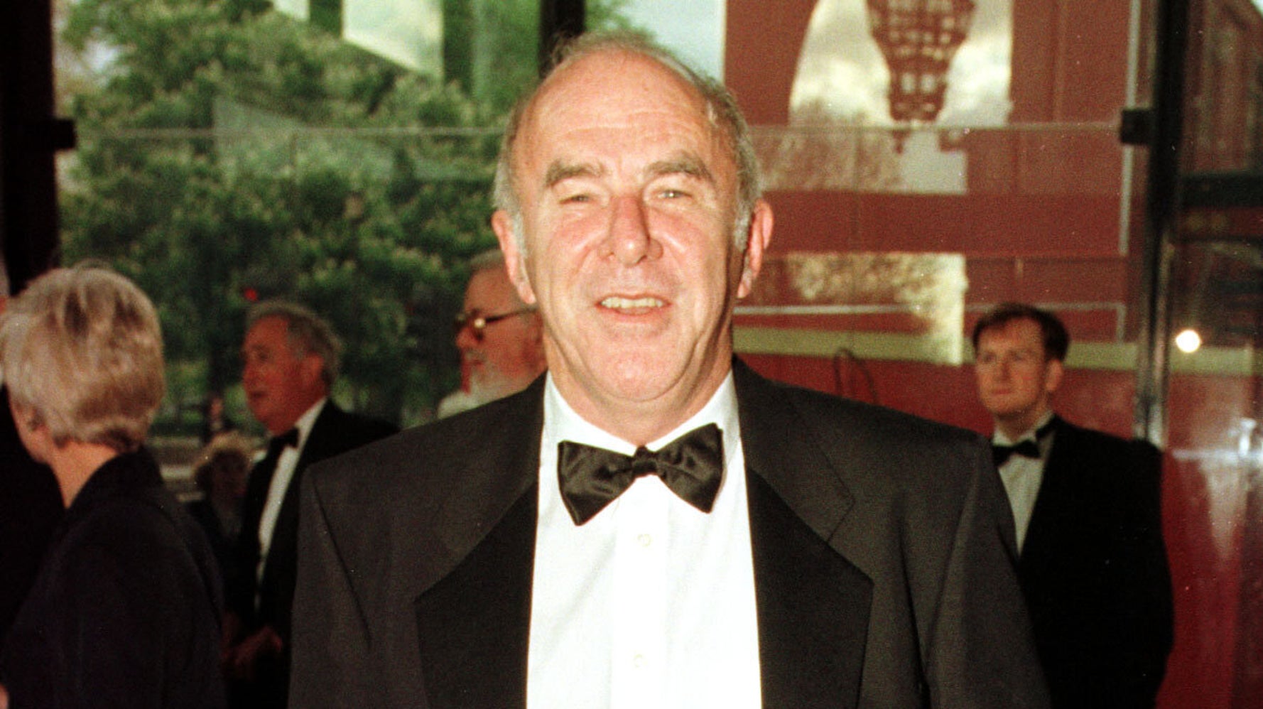 Australian TV Presenter Clive James Remembered In Tributes From Fellow ...