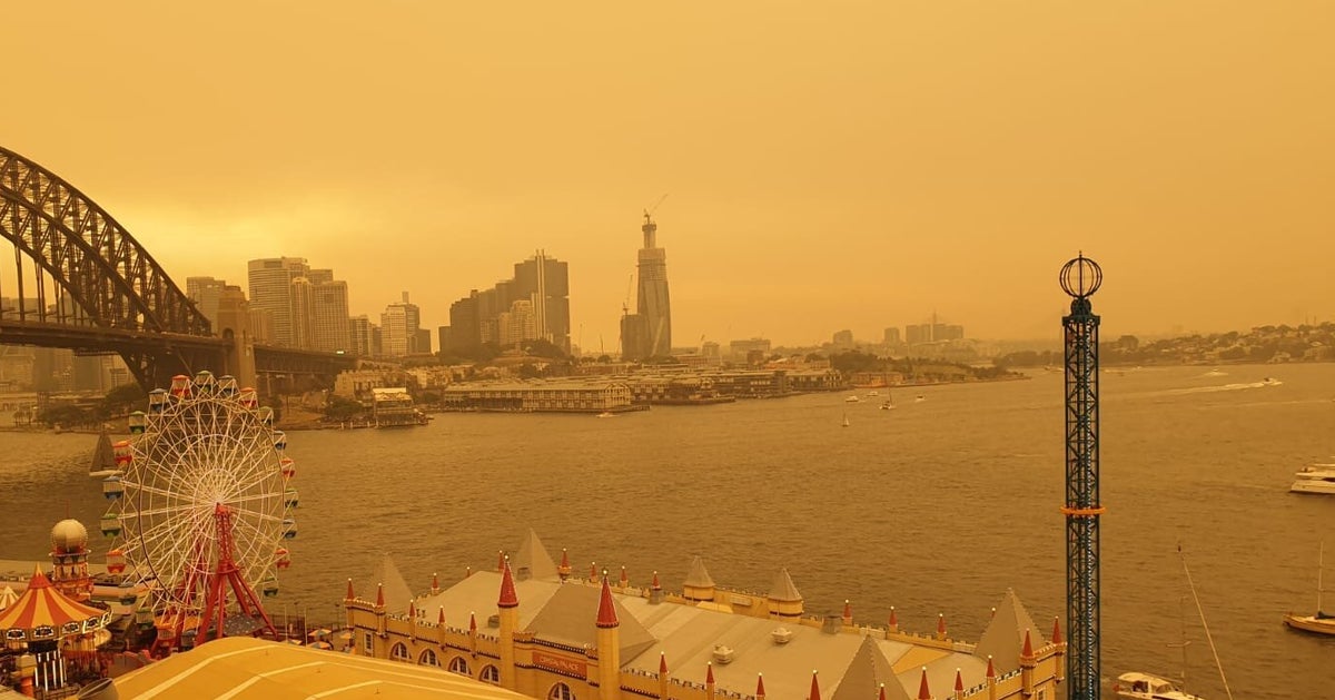New South Wales Fires: Apocalyptic Pictures Show Sydney Choking In ...