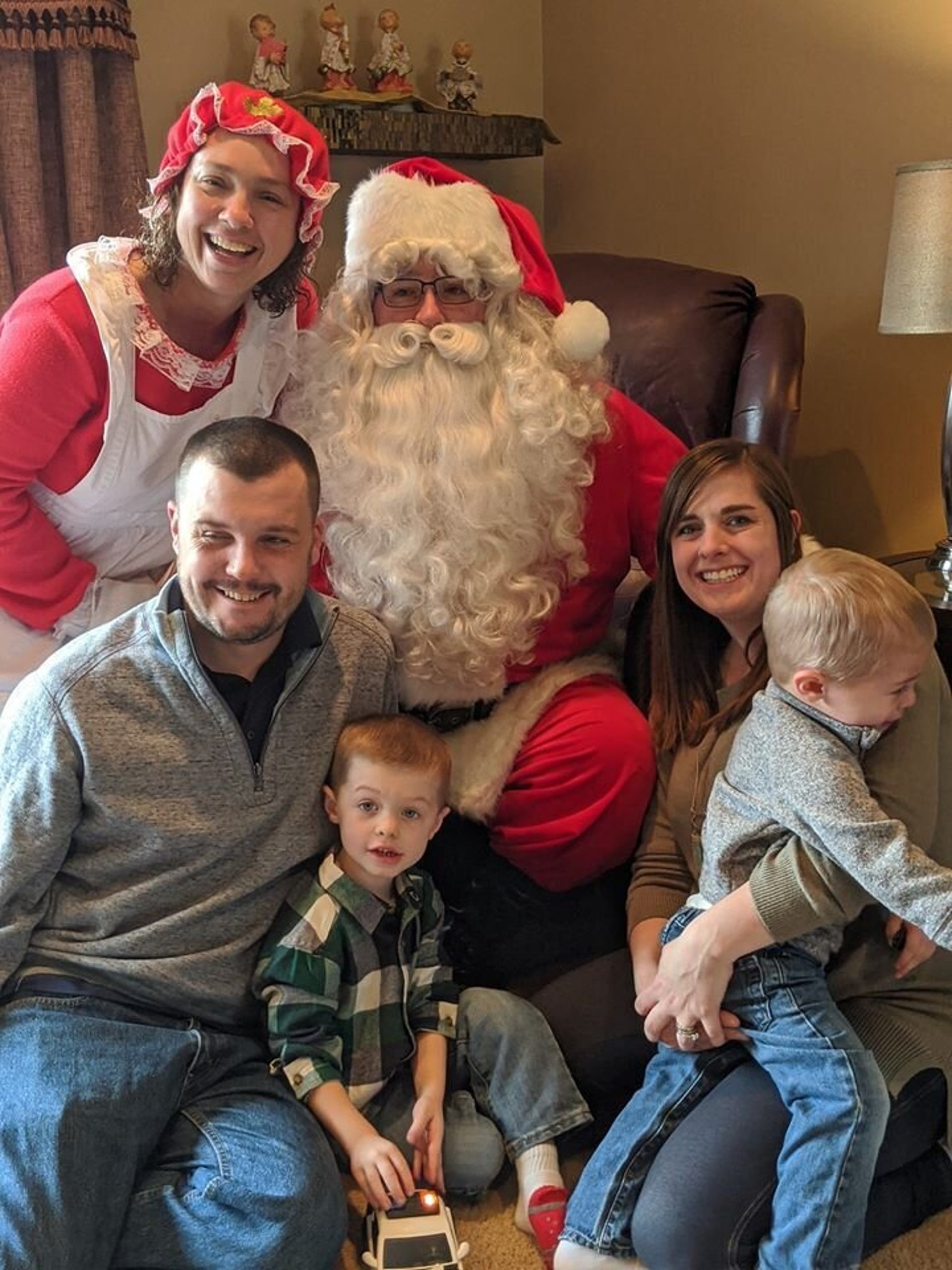 36 Santa Photos That Did Not Go As Planned | HuffPost Life
