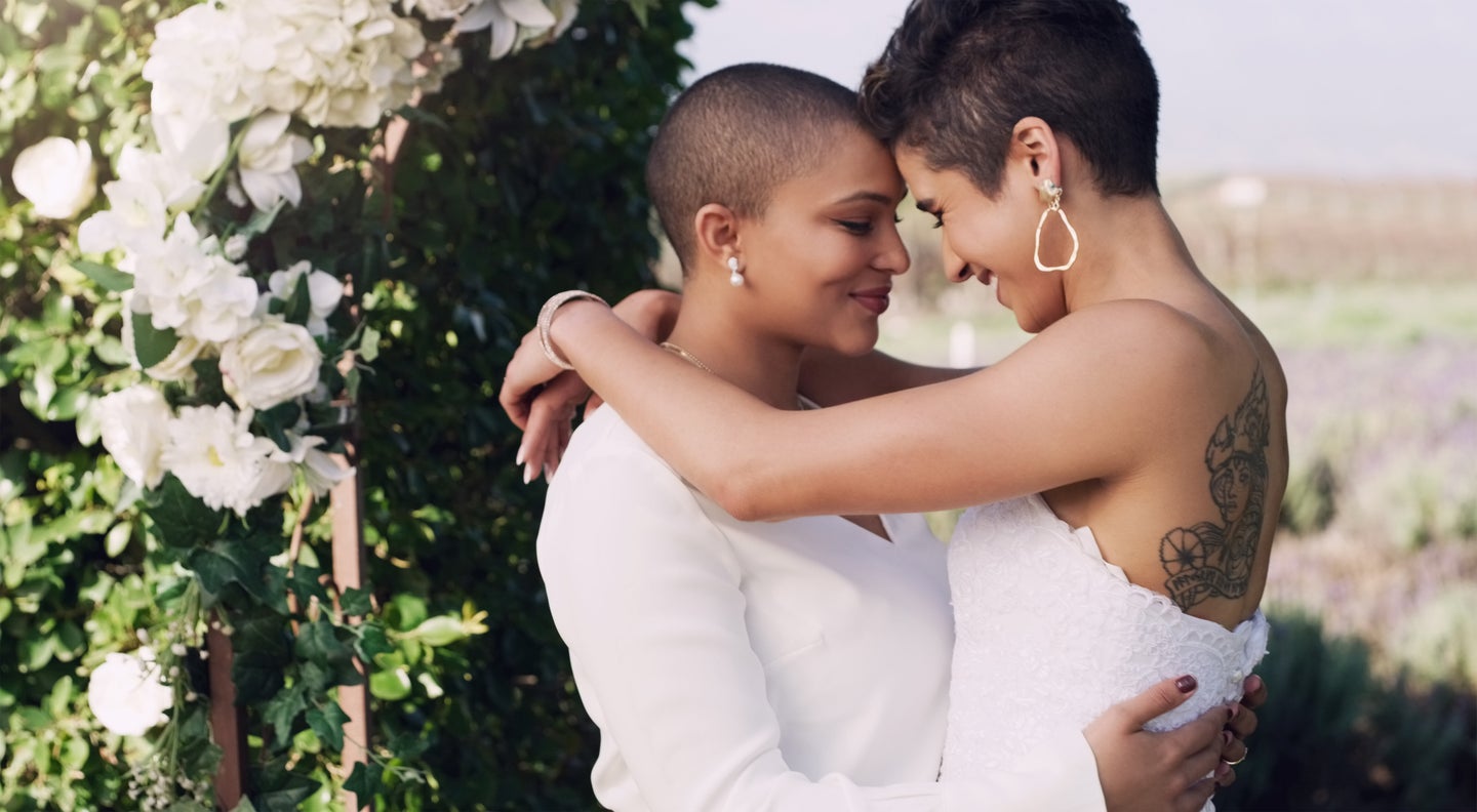 The Best Engagement Gifts For Couples Who Just Got Engaged | HuffPost Life