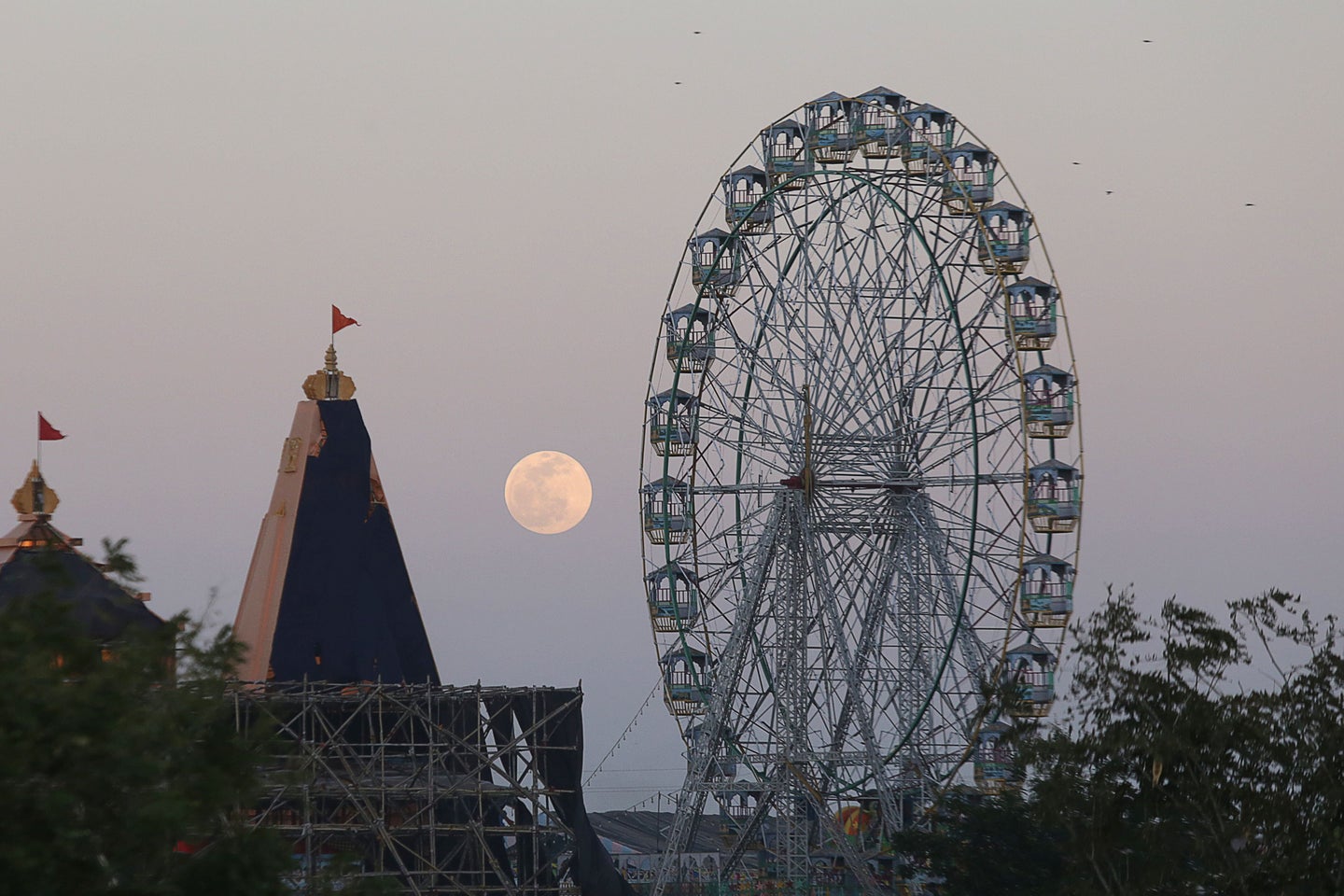 First Full Moon Of 2020 Is A Striking Celestial Sight | HuffPost Latest ...
