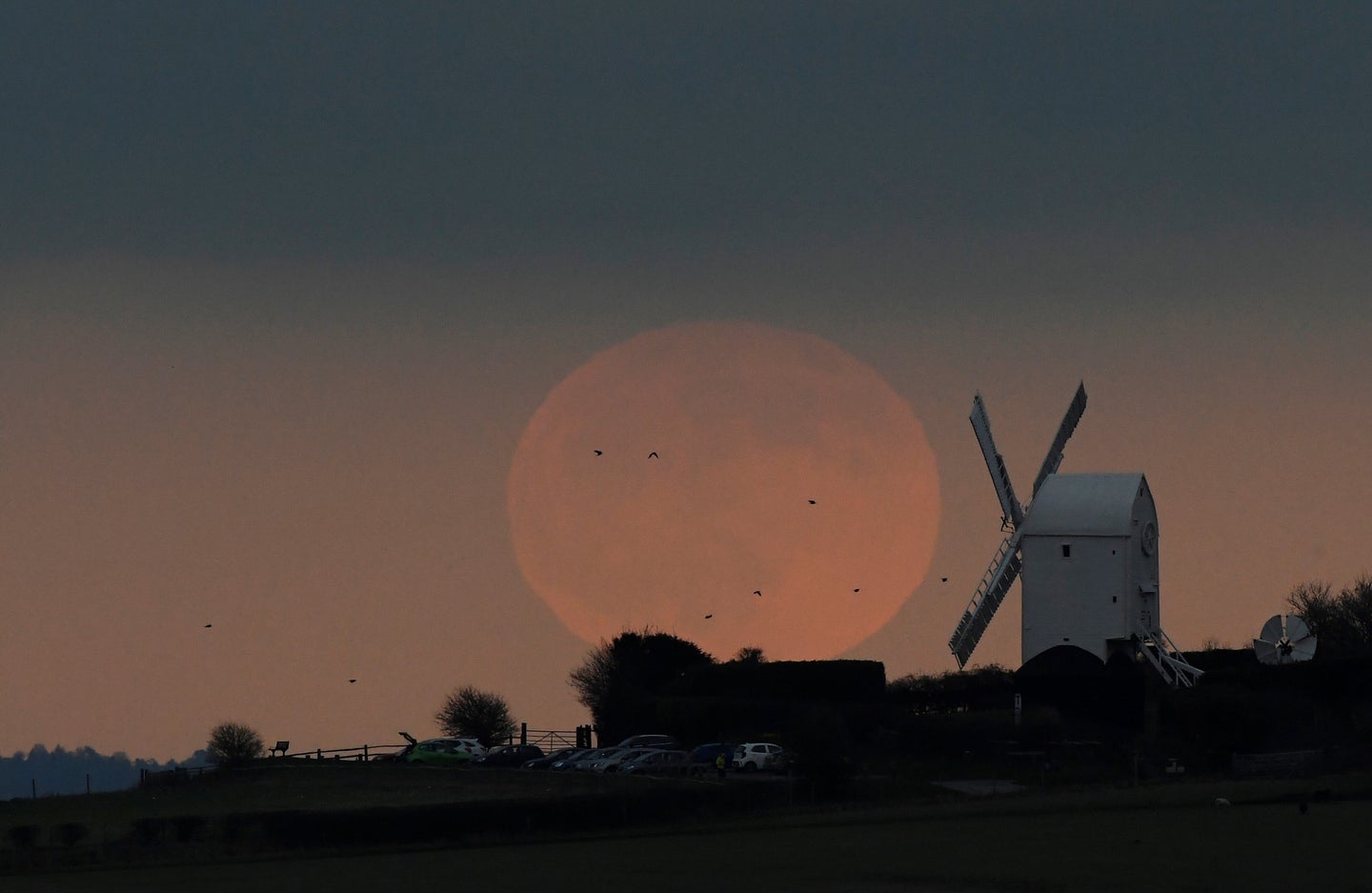 First Full Moon Of 2020 Is A Striking Celestial Sight | HuffPost Latest ...