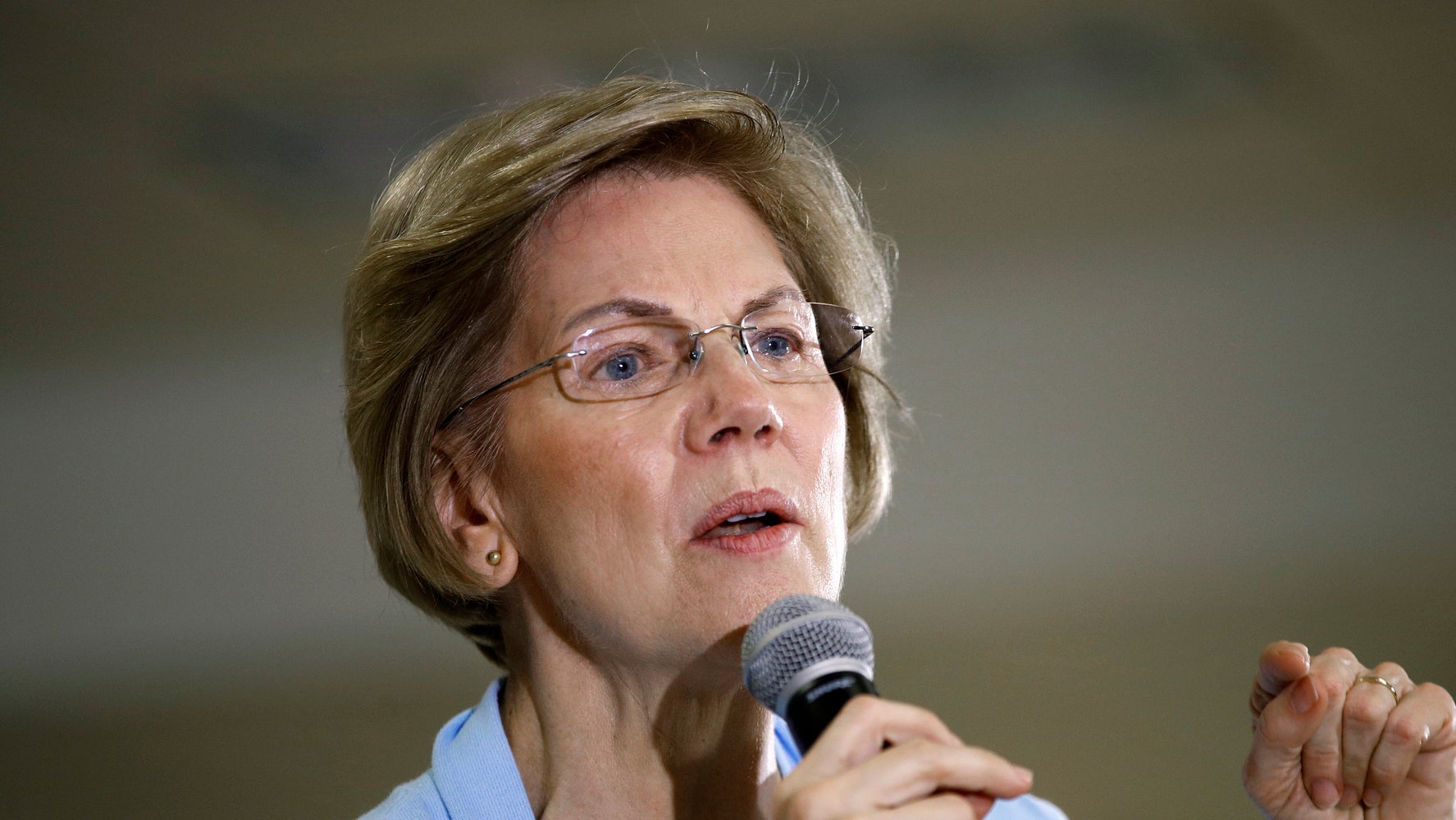 The Des Moines Register Endorses 'Fearless' Elizabeth Warren Ahead Of ...