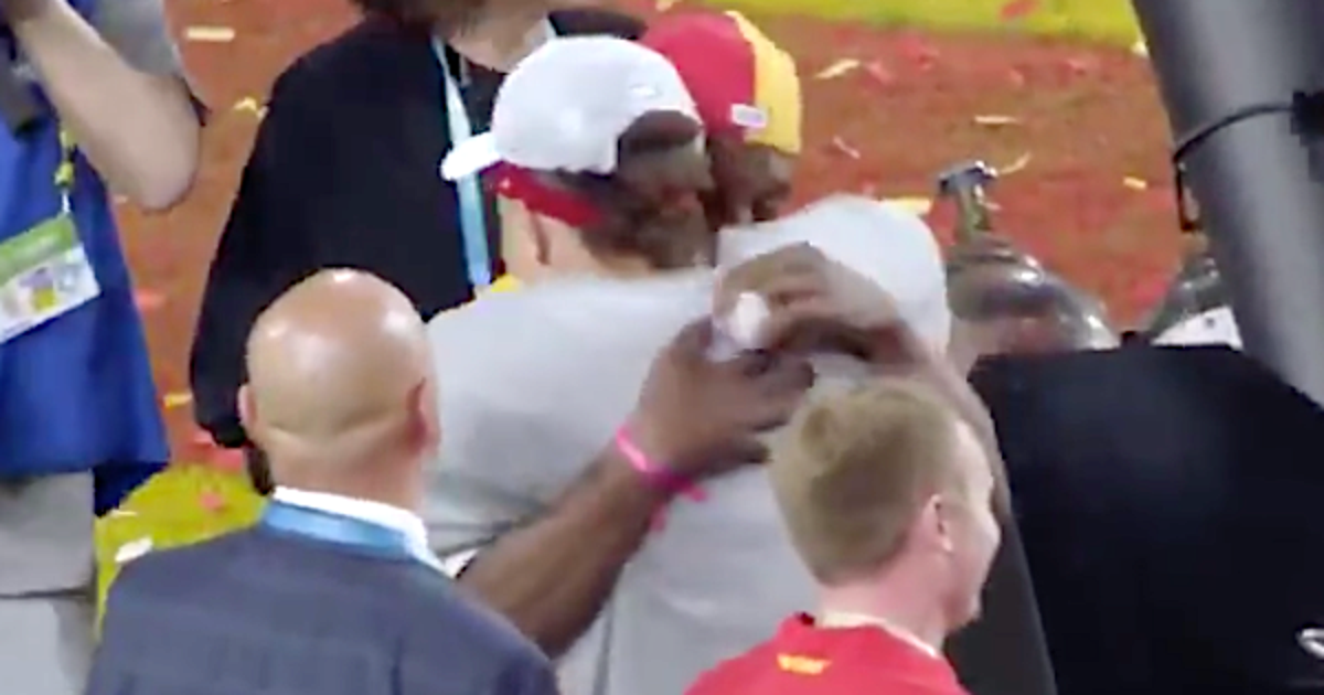 Patrick Mahomes Hugged Dad In Super Bowl Euphoria And There Were Tears ...