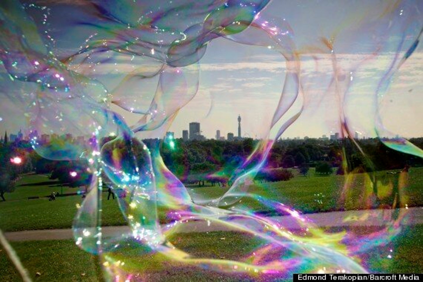 SamSam The Bubbleman Shows Off His Skill In London | HuffPost UK News