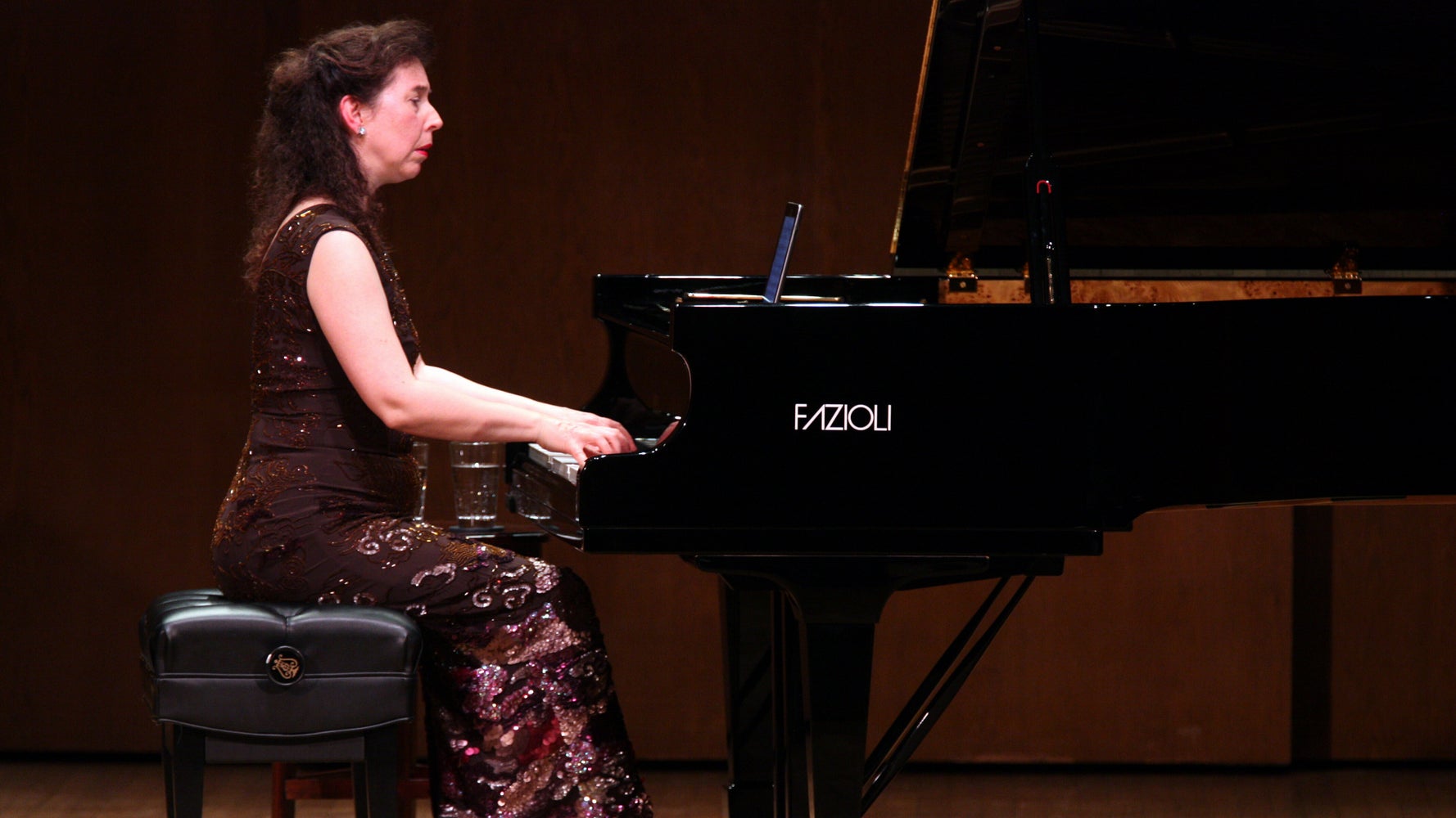 Movers Accidentally Destroy World-Famous Pianist's $200,000 Piano ...