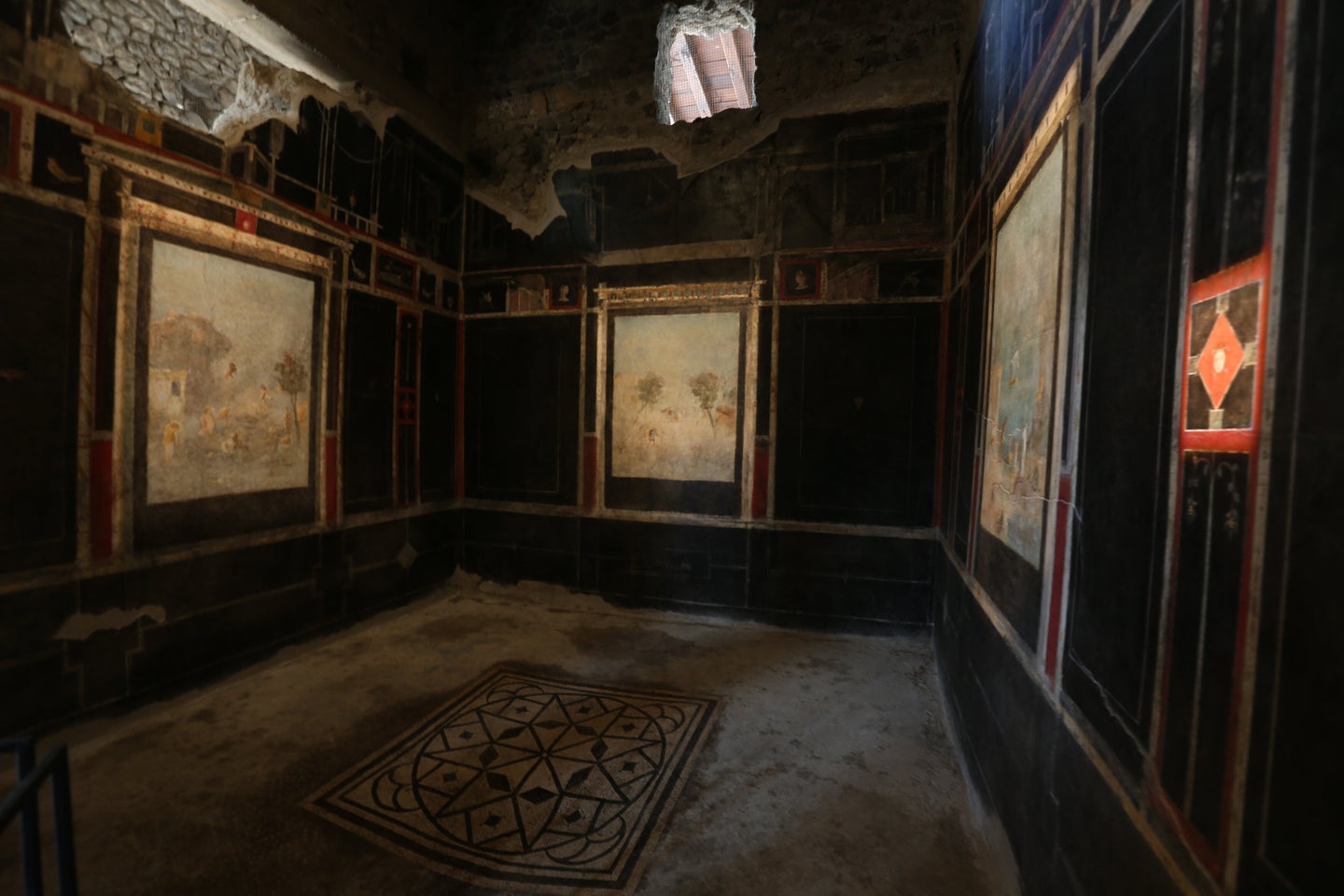 Pompeii’s House Of Lovers Finally Reopens 40 Years After Devastating ...