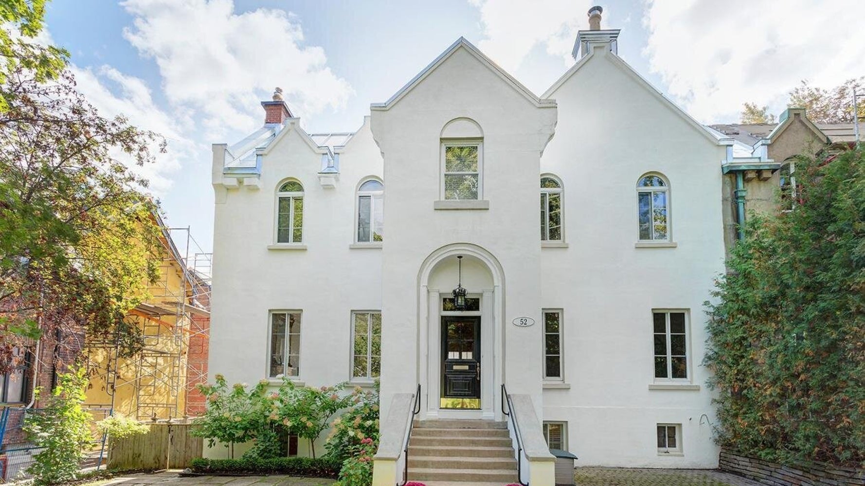 Un château tout blanc à vendre à Westmount | HuffPost Vivre