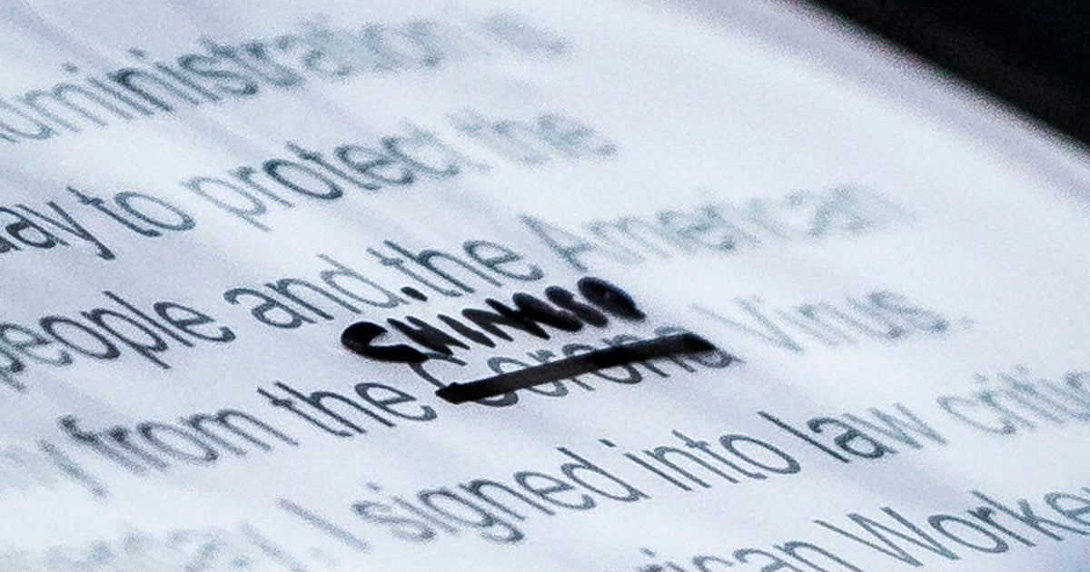 Photographer Captures Trump's Handwritten 'Chinese' Virus Revision On ...