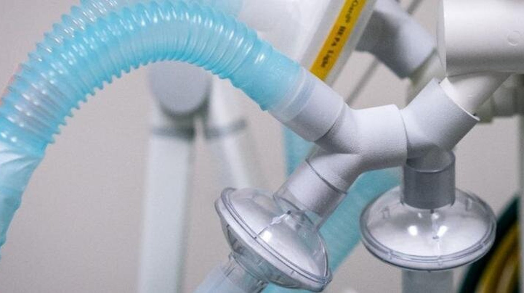 New Device May Allow Up To 4 People To Share 1 Ventilator | HuffPost