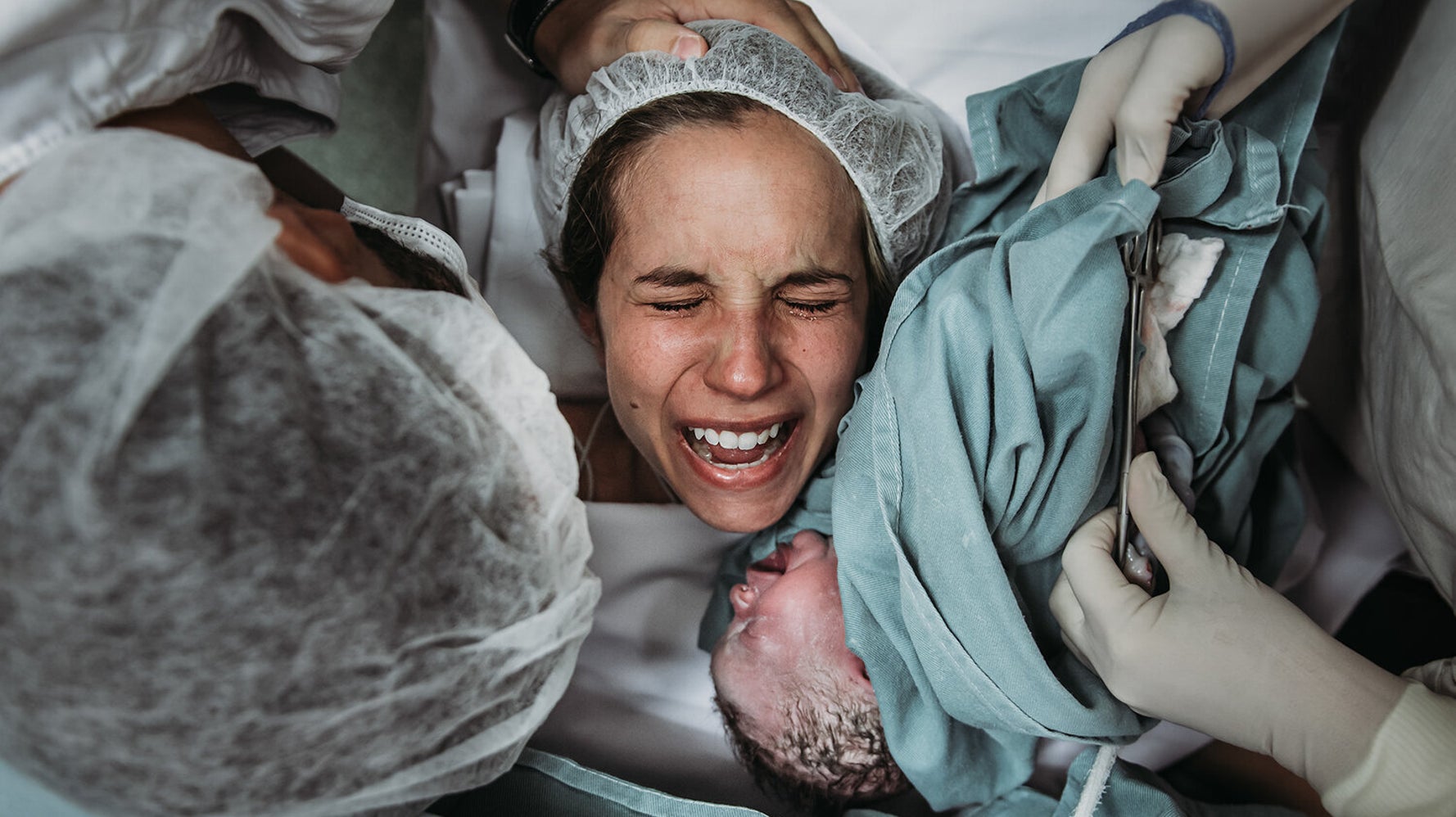 27 Powerful Birth Photos That Celebrate The Strength Of Humanity ...