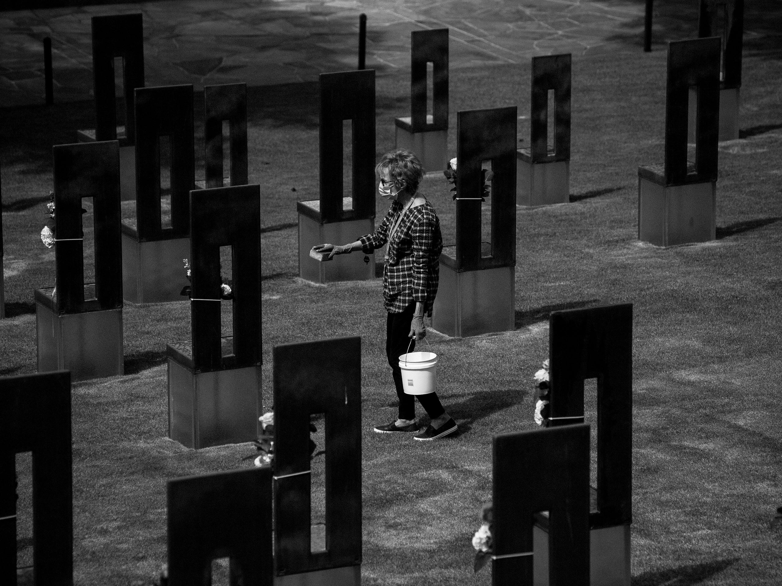 Photographer Captures What It's Like To Remember Oklahoma City Bombing ...