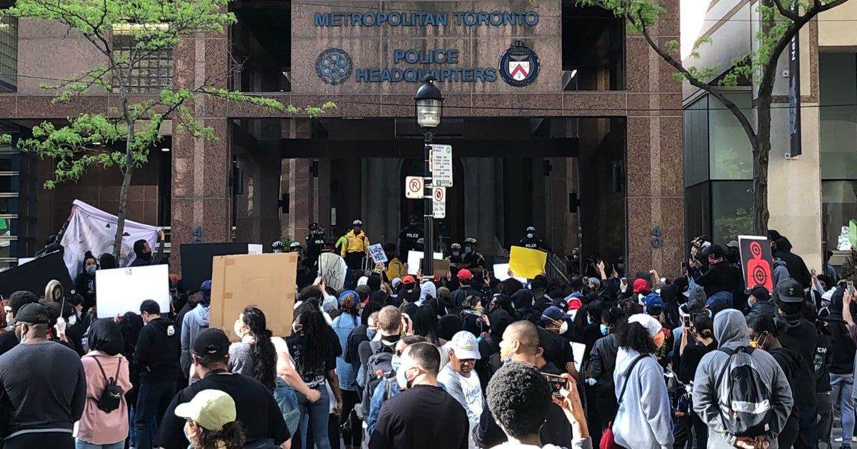 Protesters March Through Toronto Over Death Of Regis Korchinski-Paquet ...