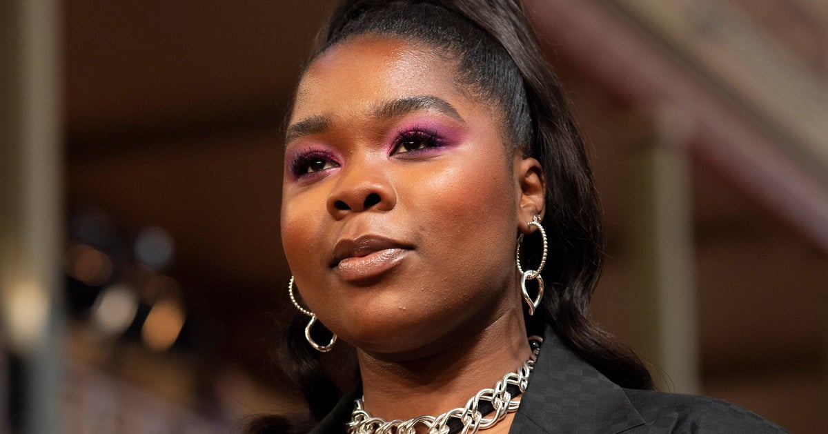 Flex Mami Perfectly Shuts Down Follower Who Accused Her Of Staying ...