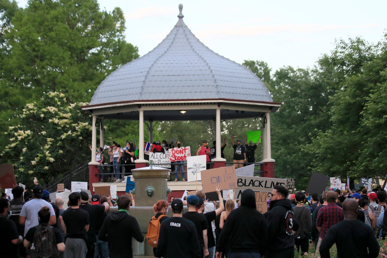 28 Protest Images From Small Cities And Towns Across The U.S ...