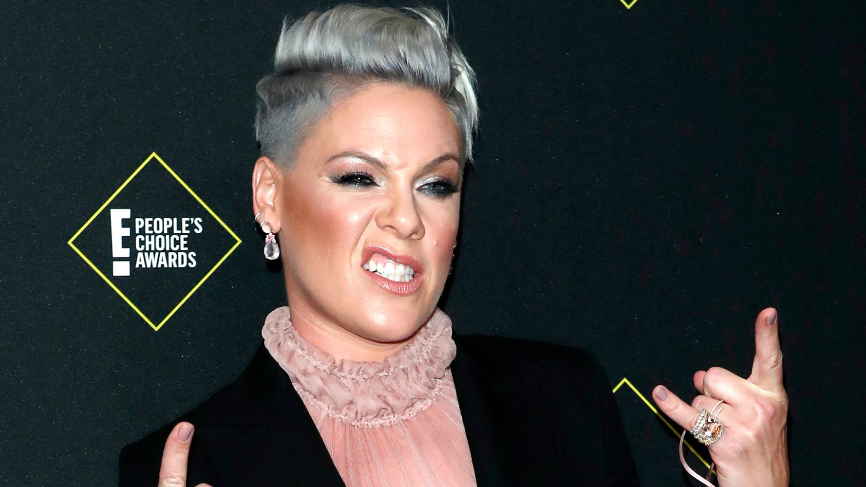 Pink Perfectly Roasts Donald Trump After Huge Crowds Fail To Show Up To ...