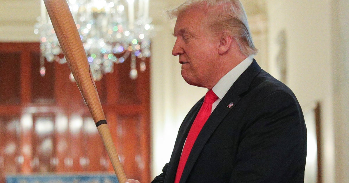 ‘Photoshop Battle’ Over Donald Trump Baseball Bat Photo Is A Home Run ...