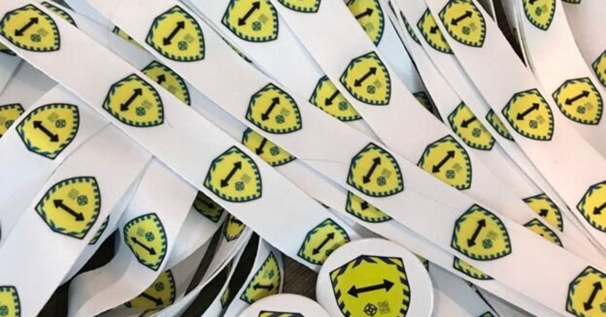 These 'Distance Aware' Badges Let Others Know To Keep 2m Away ...