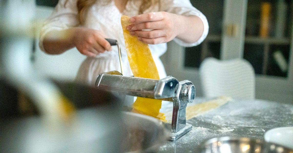 Make Pasta From Scratch With The Kids Using This Homemade Recipe ...
