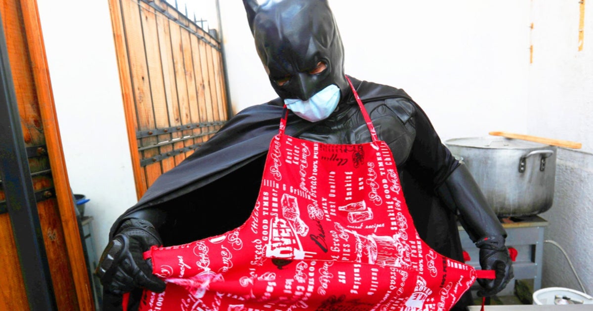 A Minute Of Kindness: The Batman Who Anonymously Helps Chile’s Homeless ...