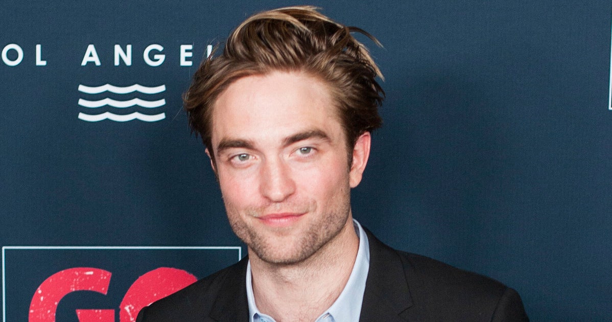 할리우드 배우 로버트 패틴슨이 코로나19 확진을 받아 영화 '더 배트맨' 촬영이 중단됐다 | 허프포스트코리아