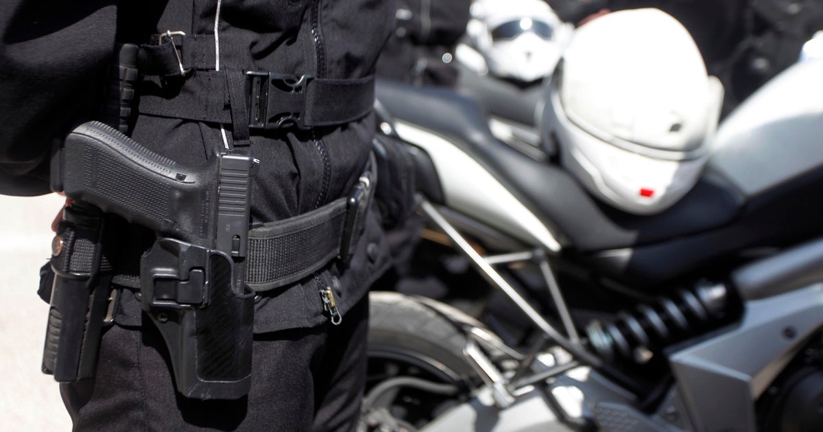 Έκλεψαν το όπλο αστυνομικού της φρουράς του πρωθυπουργού στα Εξάρχεια ...