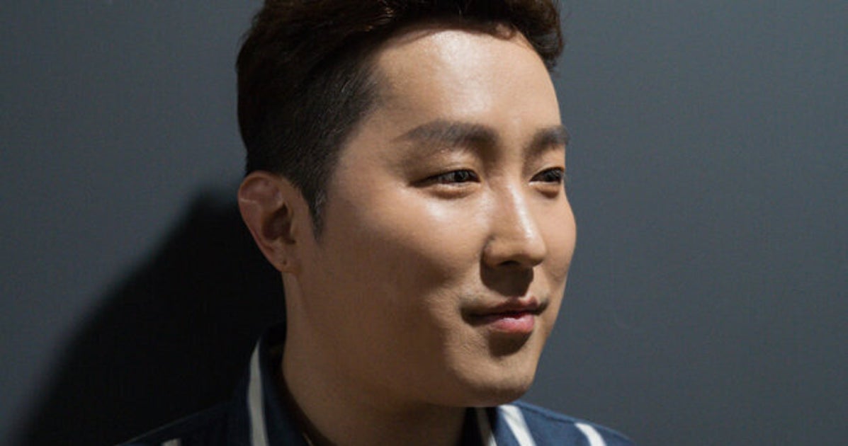 "트로트 가수 최초로 게이로서 커밍아웃" 권도운이 자신의 성 정체성 공개한 속내 | 허프포스트코리아