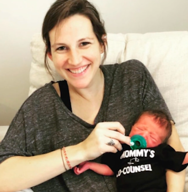 Aux Etats-Unis, Brianna Hill a accouché en passant son examen du ...