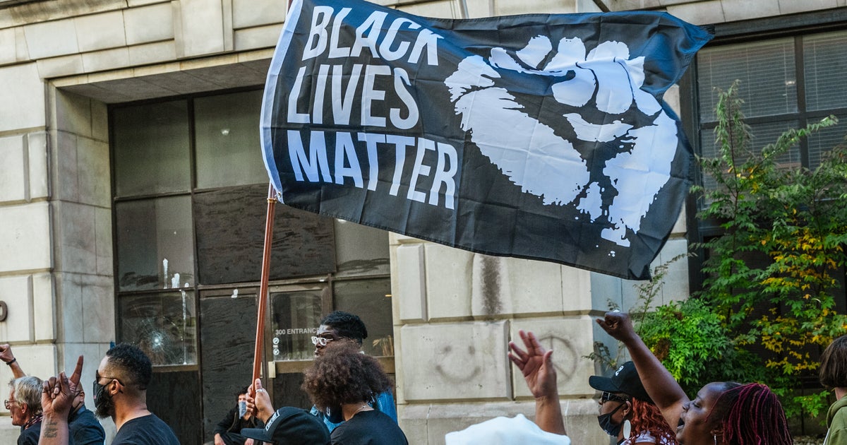 Memphis Poll Worker Fired For Turning Away Voters With BLM Shirts ...